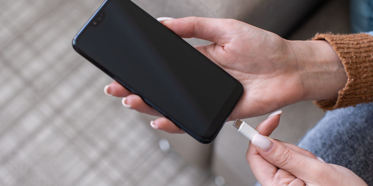 Cómo cargar un celular sin luz utilizando métodos alternativos y prácticos